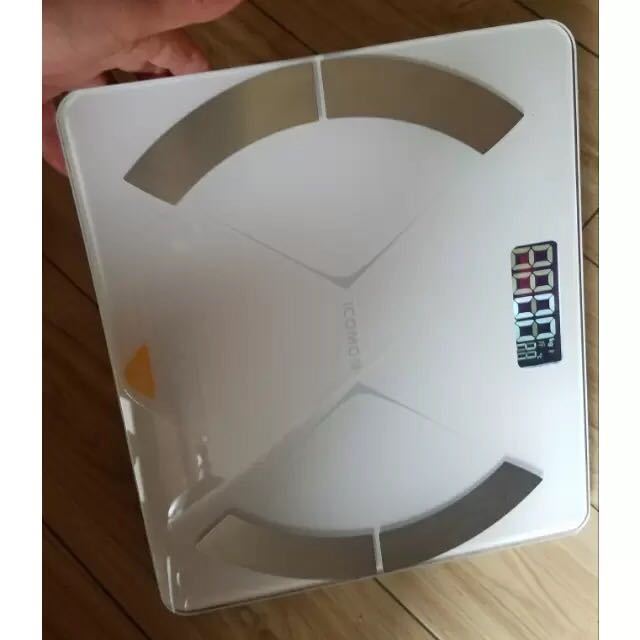 沃莱（ICOMON）智能体脂称i31（白色） 人体秤 脂肪秤 电子秤 健康秤 家庭秤健康监测外观很好看，而且数据-苏宁易购