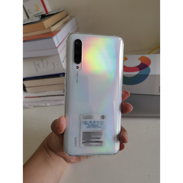 小米 (MI) 小米CC9屏幕指纹 3200万美颜自拍 4800万超广角三摄 6GB+128GB 白色恋人 全面屏拍照游戏智能手机双卡双待移动联通电信全网通4G手机手机手感特别好，背部xi-苏宁易购